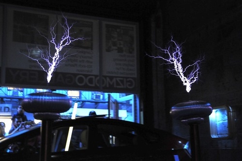 ArcAttack: Lightning-Proof Musicians Share Their Tesla Coil Secrets ...